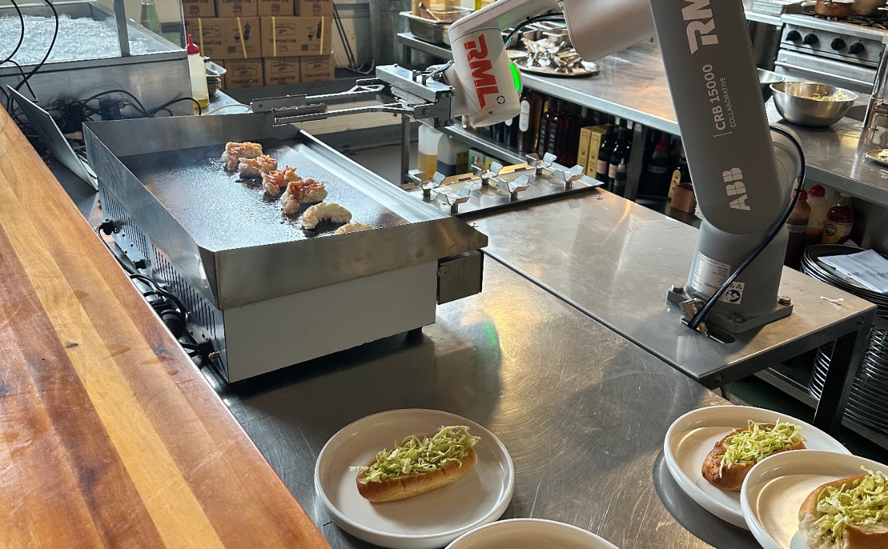 Simon Gault teams up with Samsung and Spark to cook a ‘cray cray’ feast ...